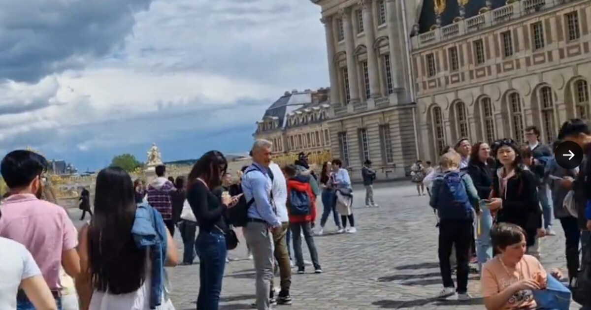 Paleis van Versailles nabij Parijs ontruimd na brand | Buitenland | HLN.be