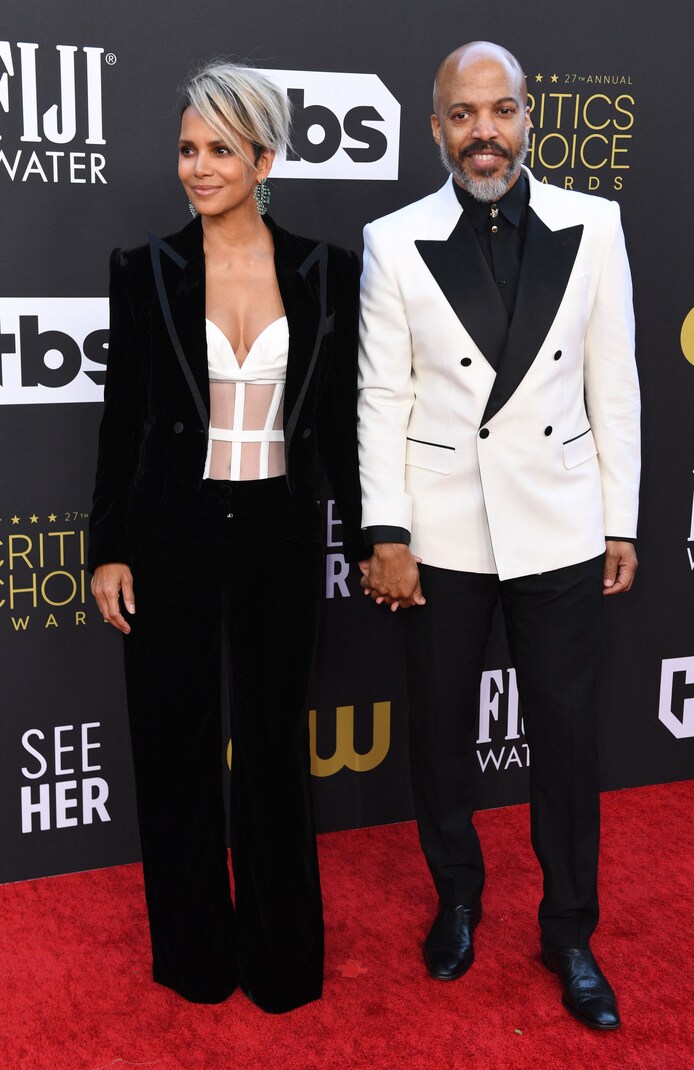 Partner van Halle Berry deelt pikante naaktfoto van actrice: “Oeps, dit ...