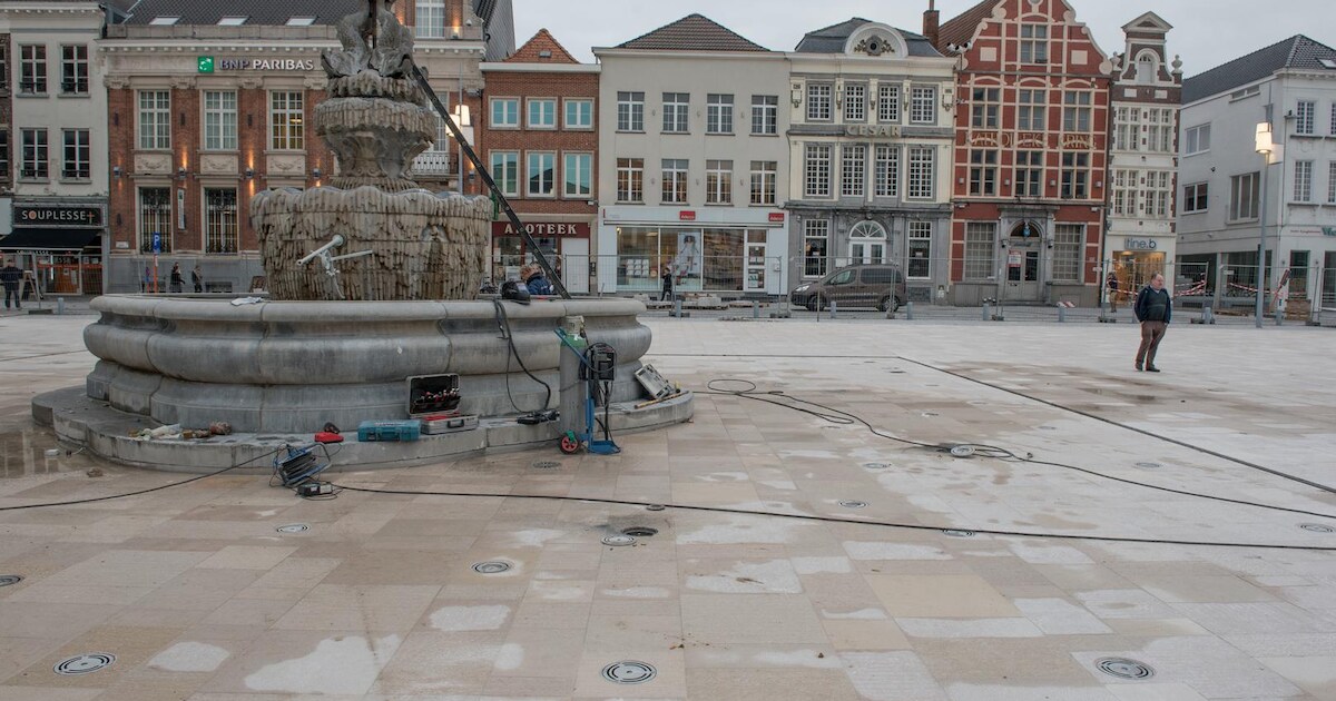 Zestien sproeiers rond historische fontein | Oudenaarde | HLN.be