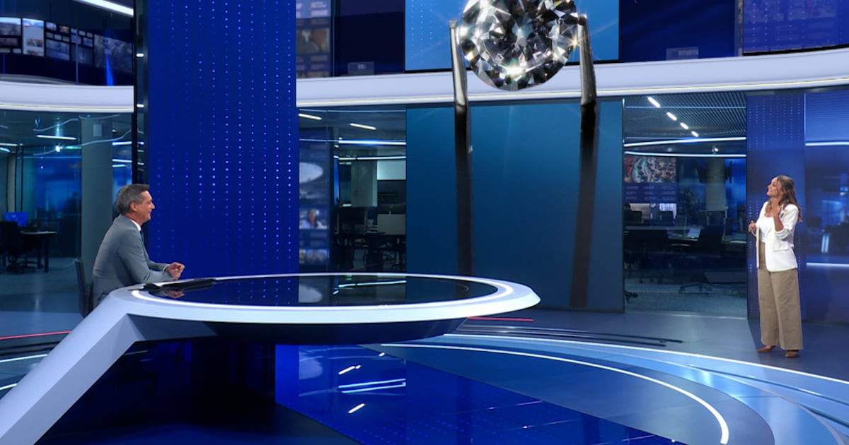 KIJK. Stef Wauters kondigt verloving VTM NIEUWS-journaliste aan tijdens ...