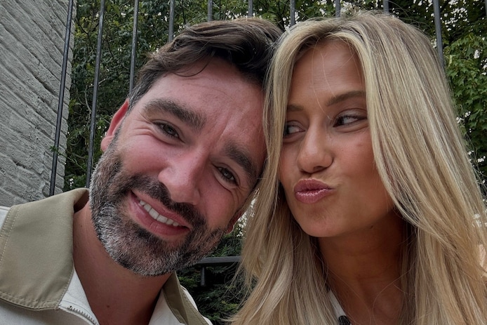 Celine Van Ouytsel bevestigt relatie met Metejoor: “Hij heeft zijn best gedaan, ik ben blij dat ...