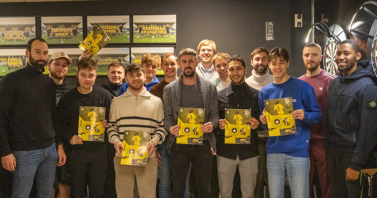 White Star Lauwe viert 100-jarig bestaan met eigen stickeralbum: "Net ...