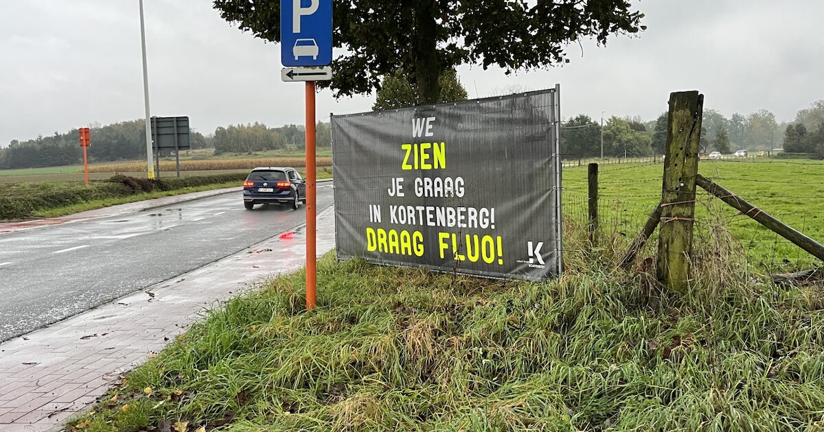 Spandoeken manen inwoners aan fluo te dragen in donkere maanden ...