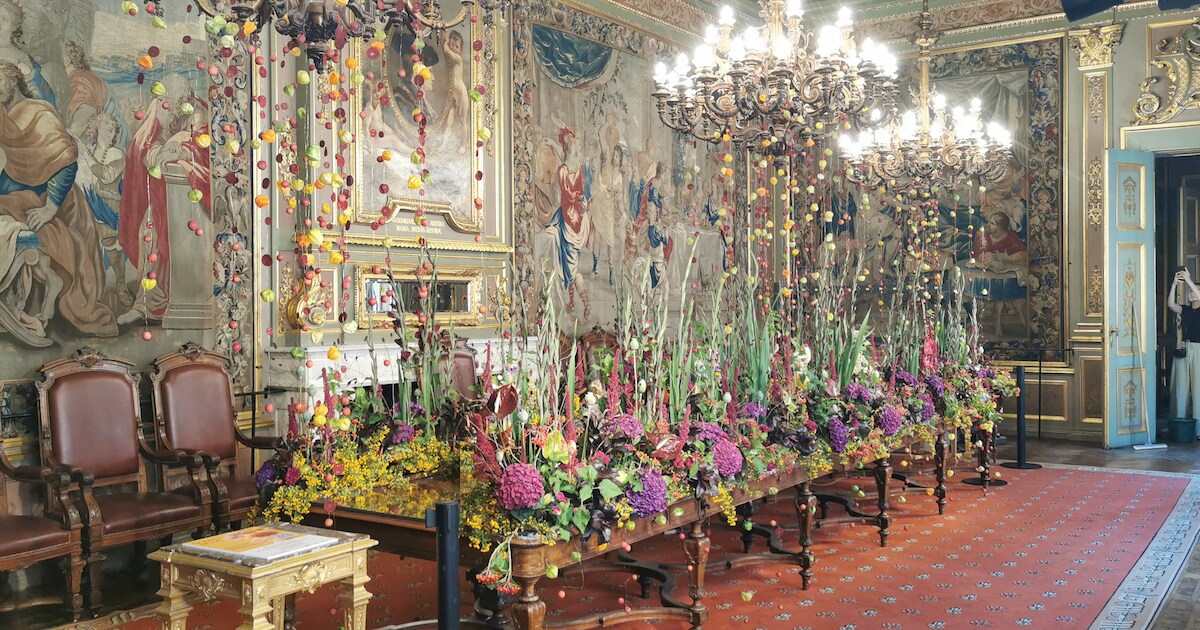 Meer dan 100.000 bloemen sieren Brussels stadhuis voor zevende editie ...
