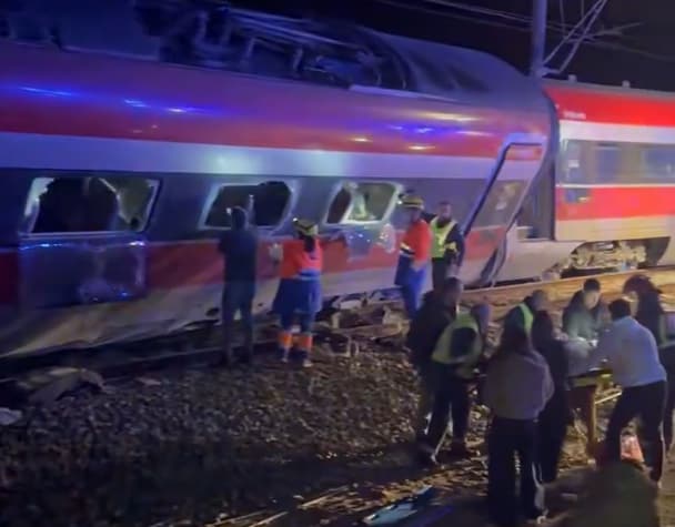 Zeker 21 doden na ontsporen twee hogesnelheidstreinen in zuiden van ...