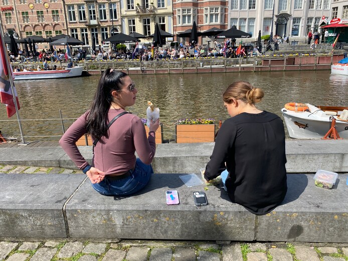KIJK. Gent geniet met volle teugen van die ene zonnige zomerdag: van ...