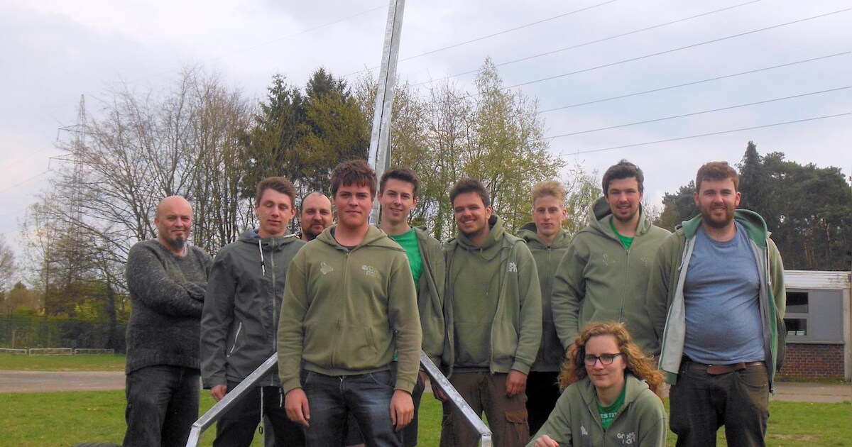 Reuzengrasmaaier blikvanger op Groes Party | Beringen | HLN.be