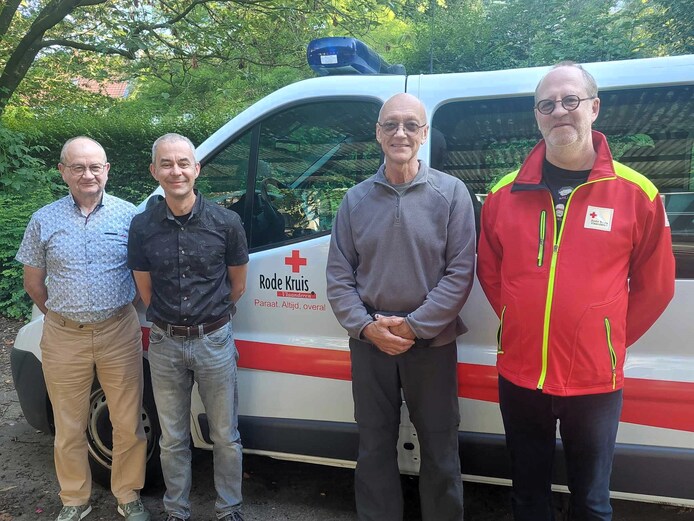 Oude ziekenwagen Rode Kruis Roeselare ingezet aan front Oekraïne: “Om ...