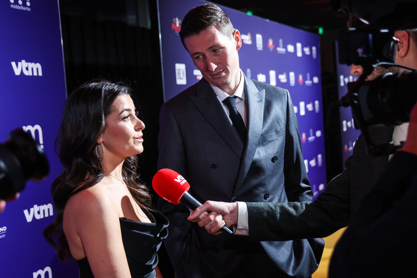 IN BEELD. Wesley Sonck en Virginie, Erik Van Looy en nog vele anderen ...