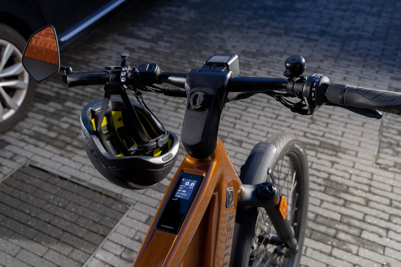 Bestuurder speedpedelec (37) rijdt fiets van 12-jarig meisje aan | Foto ...