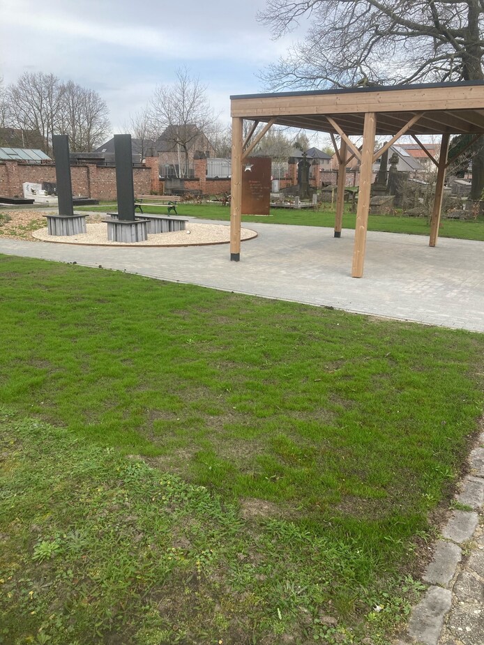 Vanaf 2 april staan Lokerse grafmakers in voor de begravingen in ...