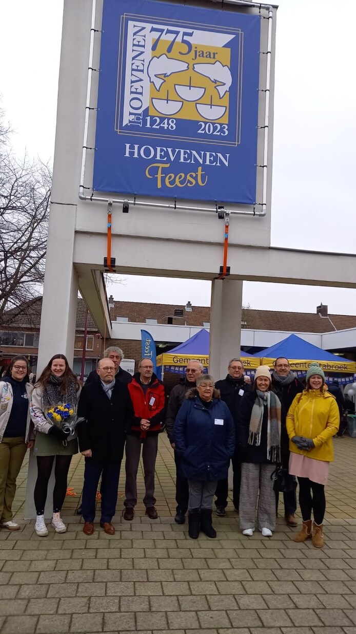 Hoevenen mag 775 kaarsjes uitblazen: jubileumjaar feestelijk ingezet ...