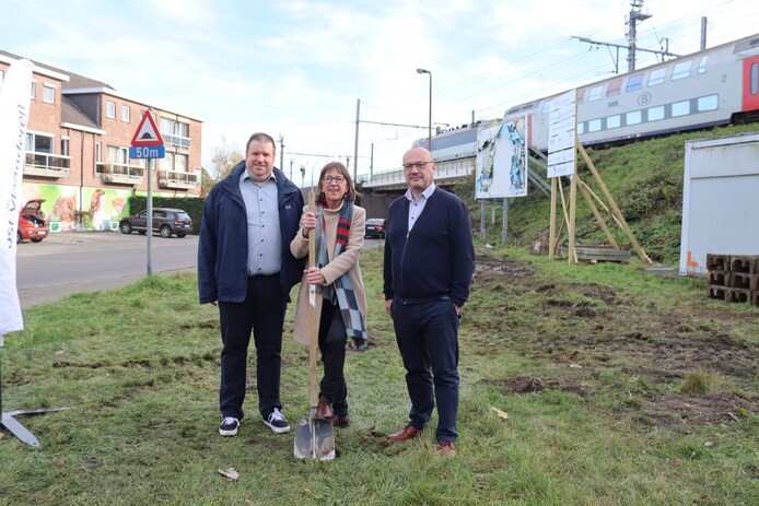 Bouw van nieuwe fietsbrug over Vijfstraten gestart: “Wordt gigantische verbetering voor ...