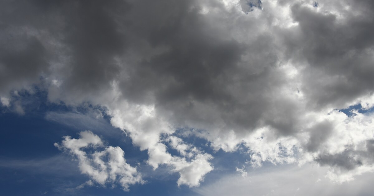 WEERBERICHT. In Antwerpen zo goed als helder weer vanochtend ...
