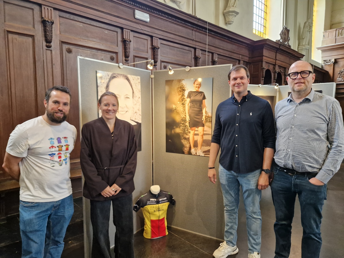 Zelfs de ouders van Yves Lampaert kwamen al kijken: foto-expo rond BK ...