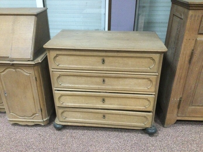 Trappistinnen houden uitverkoop van oude spullen | Brecht | hln.be