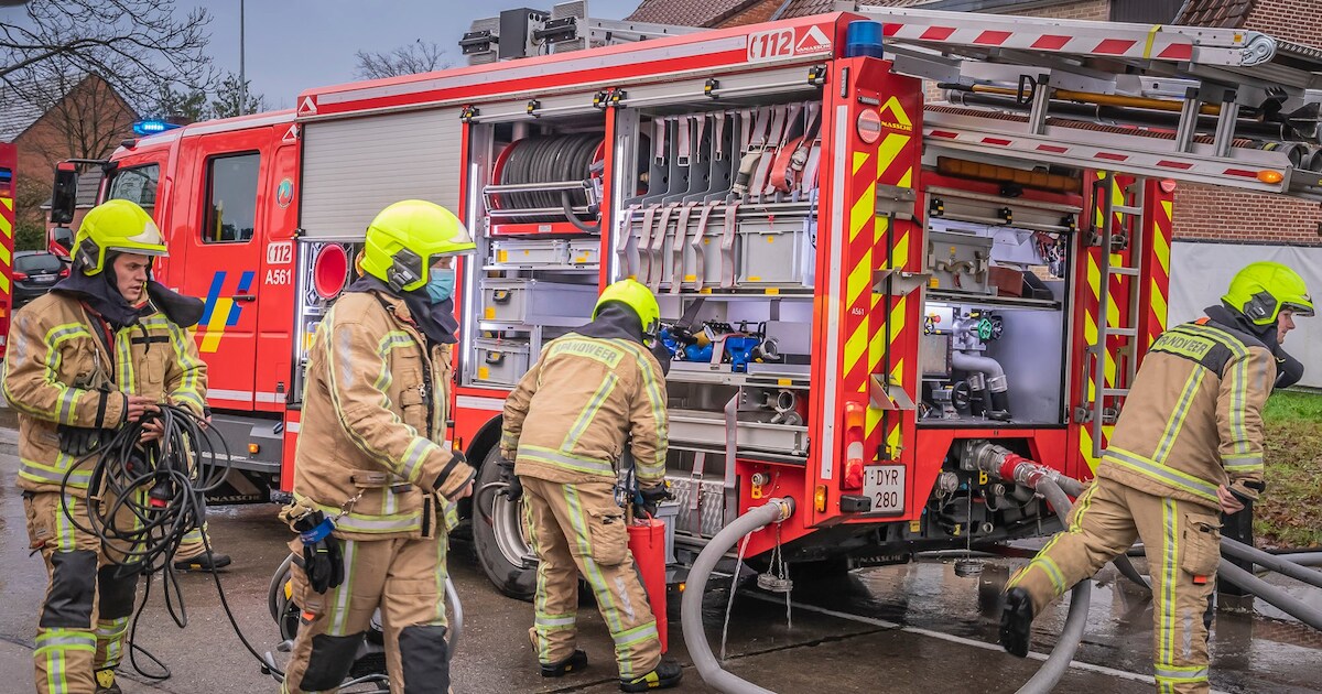Brand in appartement op derde verdieping in Antwerpen: “Twee personen bevangen door de rook ...