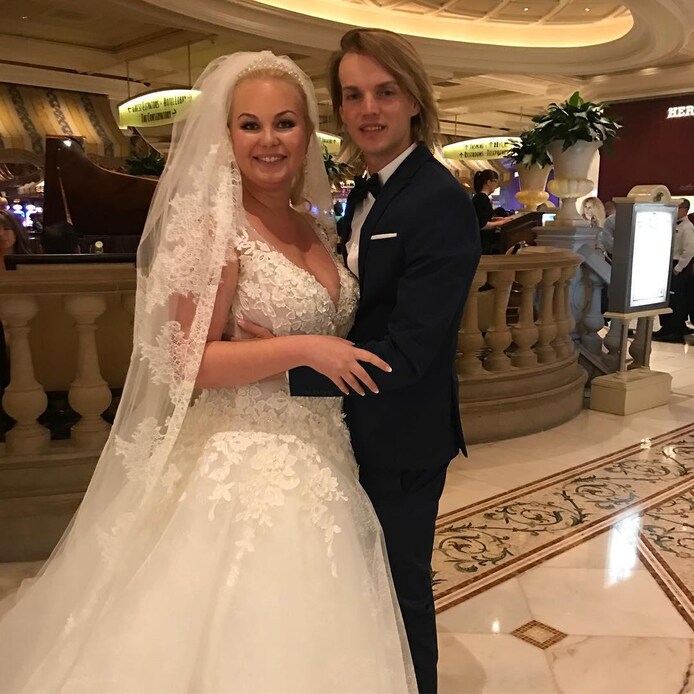 Zo zag het sprookjeshuwelijk van Lesley-Ann Poppe en haar Kevin in Las ...