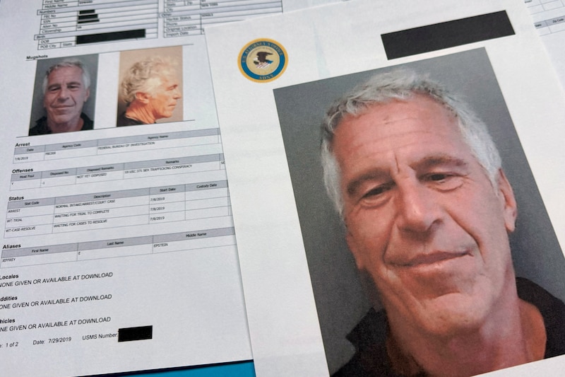 Epstein stelde twee dagen voor zijn dood testament op: hij wilde ...