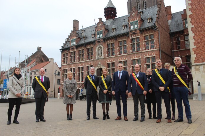 Verbouwing stadhuis Eeklo nu echt van start: werken tot zomer 2024 ...