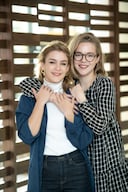 Zus Kaat is apetrots op actrice Pommelien Thijs: “Sinds ze in ‘#LikeMe ...
