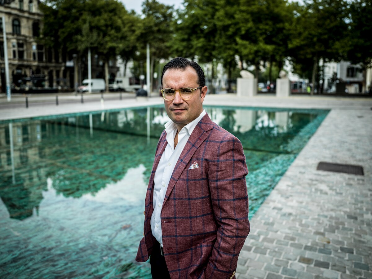 Steeds meer bekende strafpleiters actief in het voetbal: “We maken ...