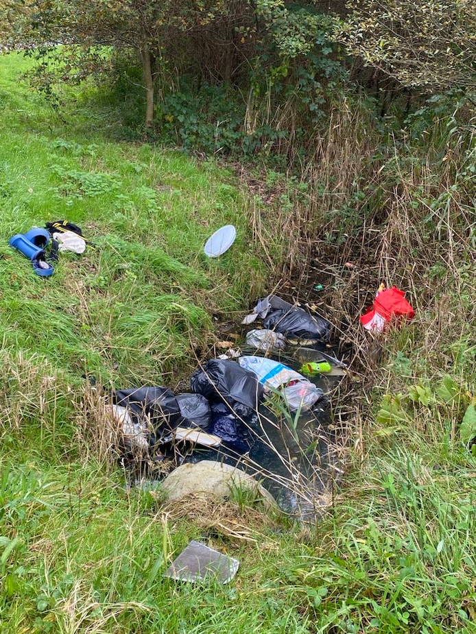 Buurt Putsesteenweg kaart zwerfvuilpraktijken aan: “Geen ...