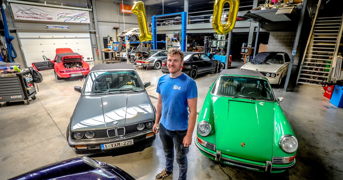 Matthias (35) viert 10-jarig bestaan van zijn garage met een oldtimertreffen en opendeur: “Het ...