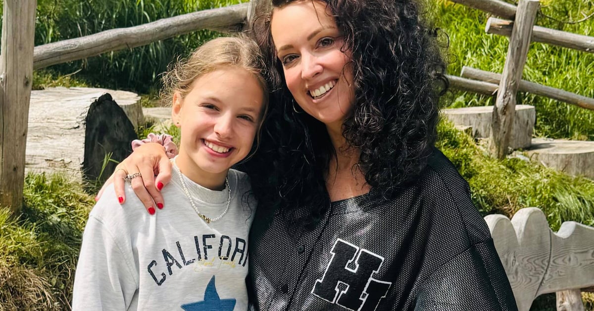 Dochter (10) van Anke Buckinx valt van trap op school: “Ze loopt nu ...