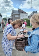 Basisschool De Wonderwijzer bedankt ouders met banner vol zelfgemaakte ...