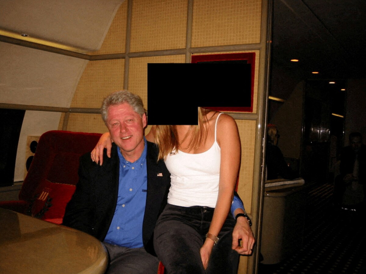 Veel foto’s van Bill Clinton, amper iets van Trump: wat we nu weten ...