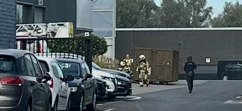 Brandweer rukt uit naar Typhoon NV in Beveren-Leie voor brandje aan ...