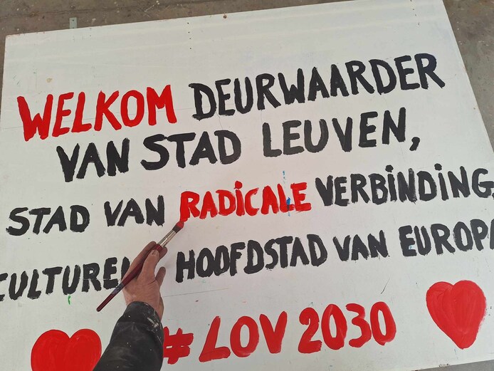 “Ik verwelkom de deurwaarder met koffie en taart”: na kwart eeuw moet ...