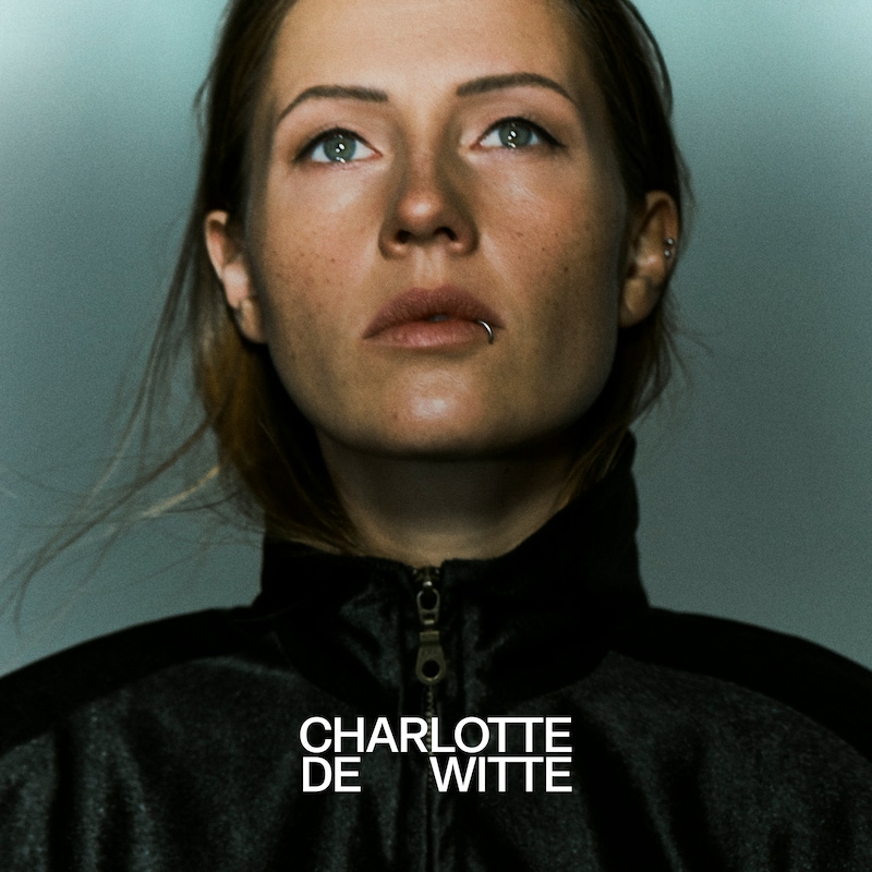Dj Charlotte de Witte brengt debuutalbum uit: “Een reflectie van wie ik ...