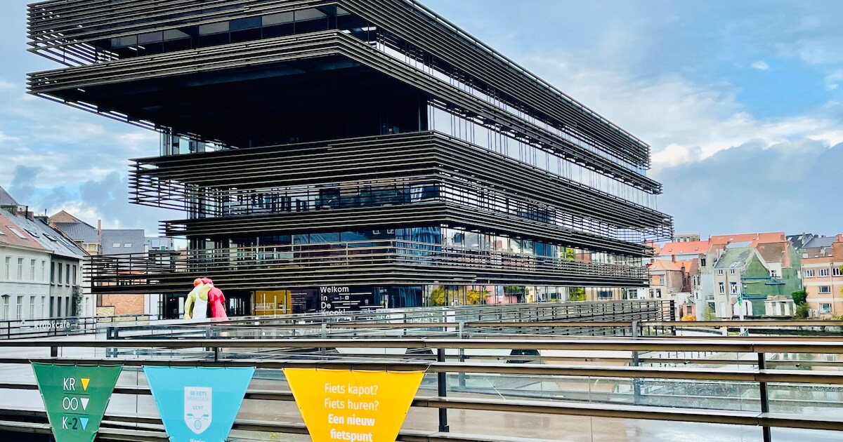 Talkshow ‘Stripgids Salon’ strijkt voor het eerst neer in Gentse ...