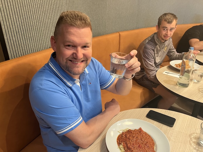 Spelers van RSCA Futsal verzamelen voor eerste training: “Een tiende titel? Zeker, maar ook een ...