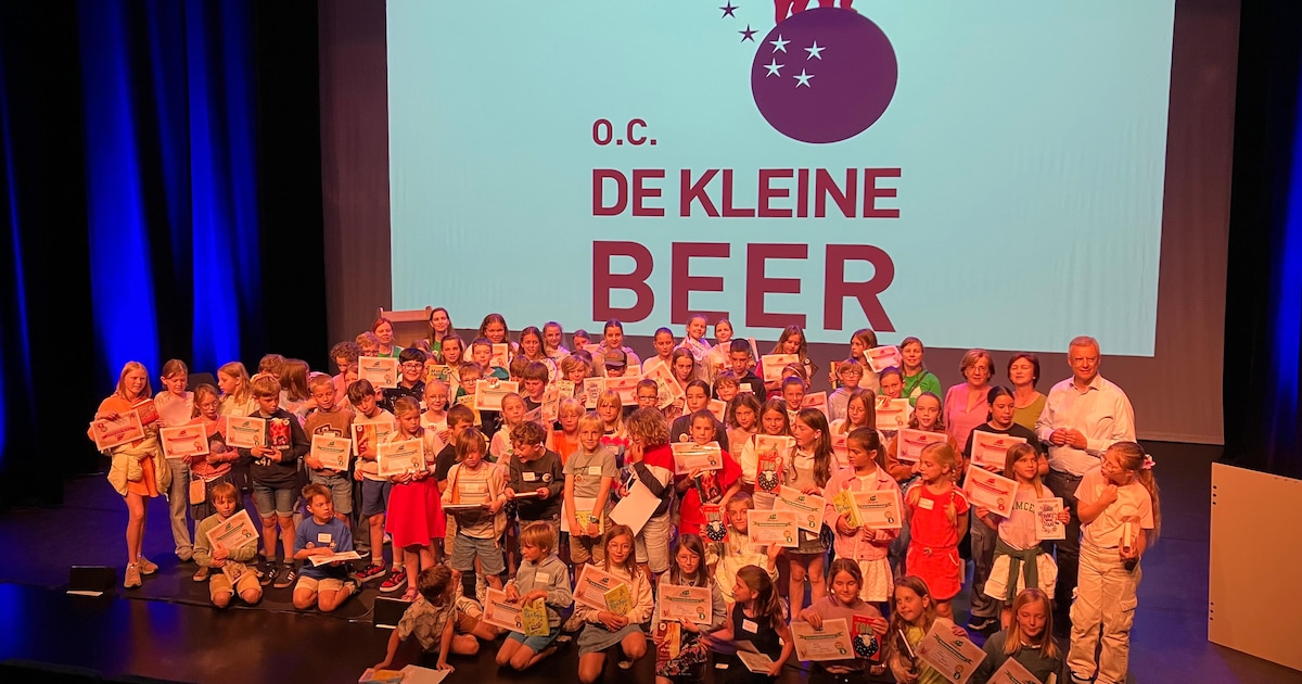 Jonge boekenwurmen verzamelen in Beernem voor Slotfeest Leesjury | Beernem | HLN.be