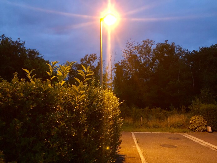 Oosterzele schakelt straatverlichting ’s nachts terug aan ...