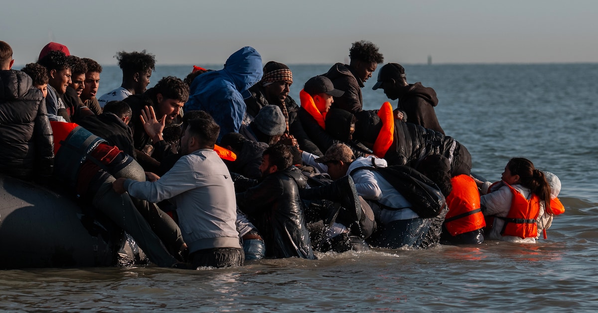 Het Verenigd Koninkrijk en Frankrijk willen migranten uitwisselen: “Eén ...