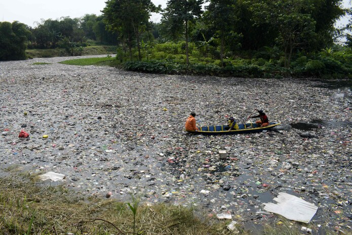IN BEELD. Plan om meest vervuilde rivier ter wereld proper te maken ...