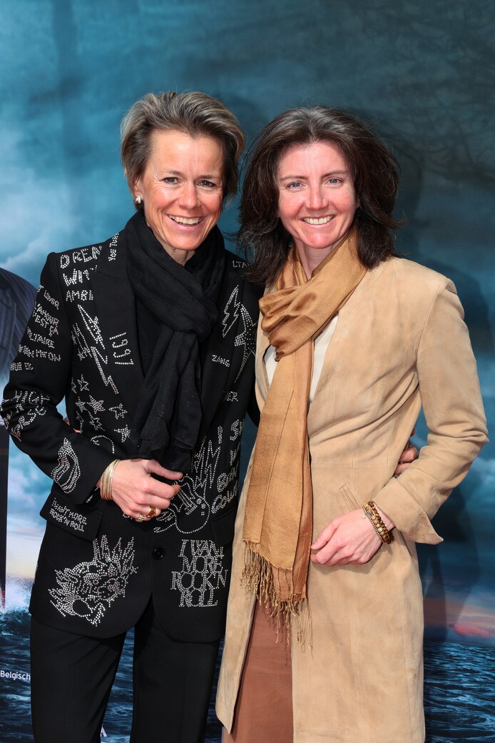IN BEELD. Gella Vandecaveye toont vriendin op de première van ‘Red Star ...