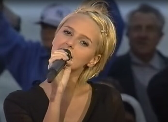 35 jaar na ‘Hé, lekker beest’ is Isabelle A een single mama: “Ik voel ...