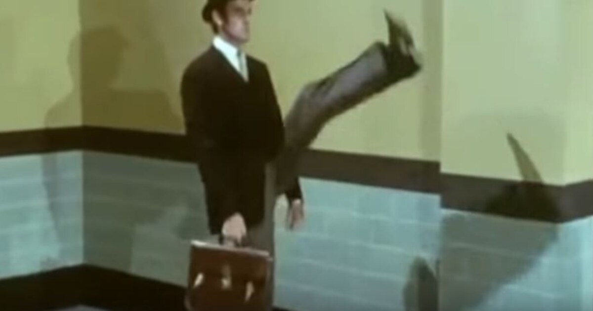 Onderzoek: Monty Pythons 'silly walk' houdt een mens fit | Weer ...