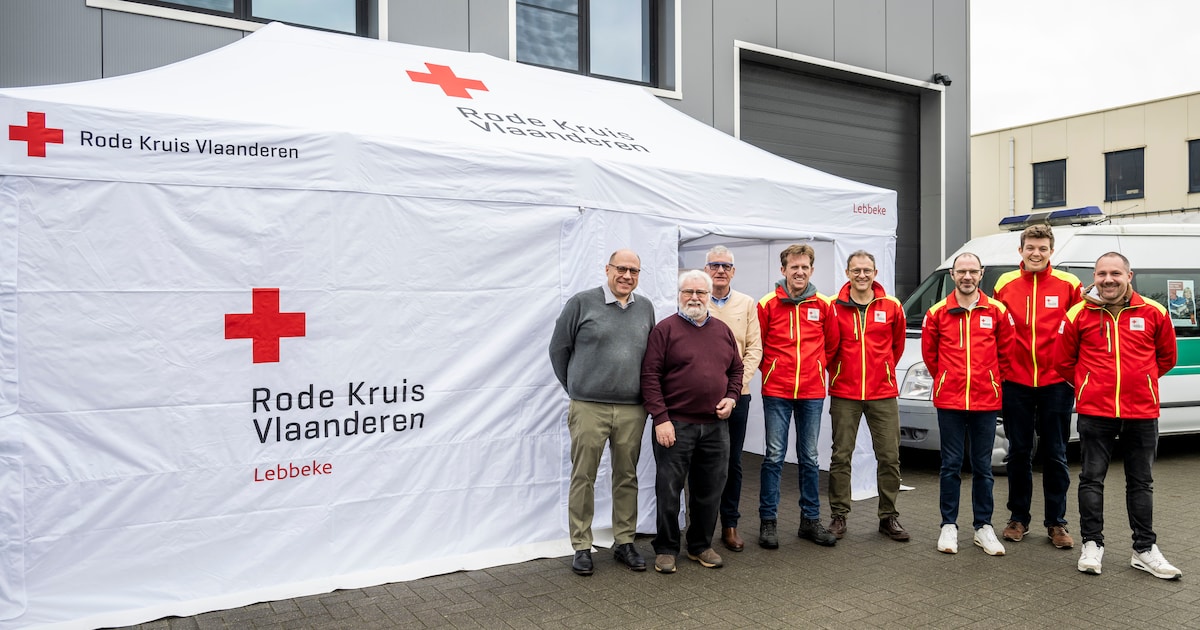 Rode Kruis neemt nieuwe tent voor hulppost in gebruik | Lebbeke | HLN.be