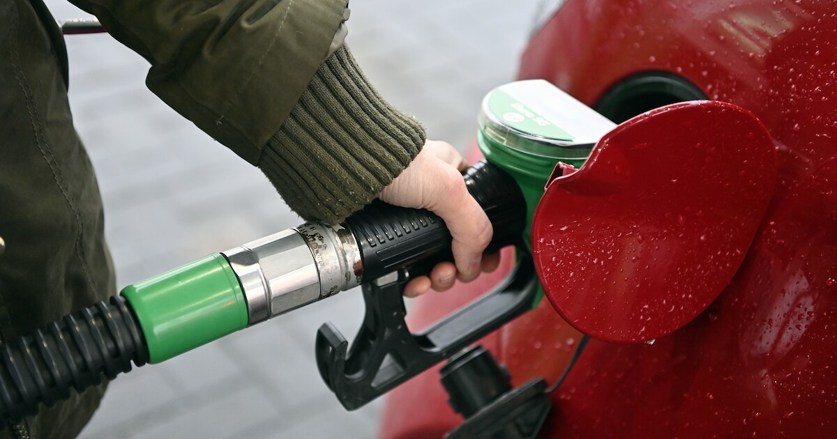Benzineprijs klimt morgen naar nieuw record: 1,799 euro voor liter ...