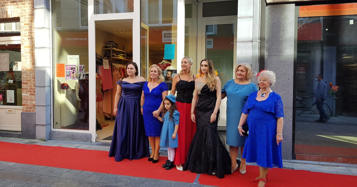 Lucie ‘the queen’ Mertens (79) maakt haar droom waar: “Ik wilde altijd ...