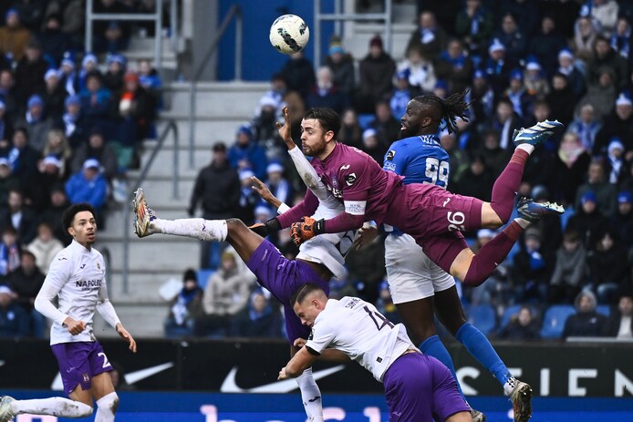 David Hubert maakt zich geen zorgen na 0 op 9 tegen Club en Genk, maar ...