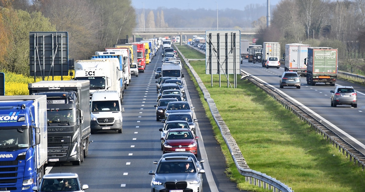Aanleg spitsstroken op E403 tussen Roeselare en Brugge zou in 2028 ...