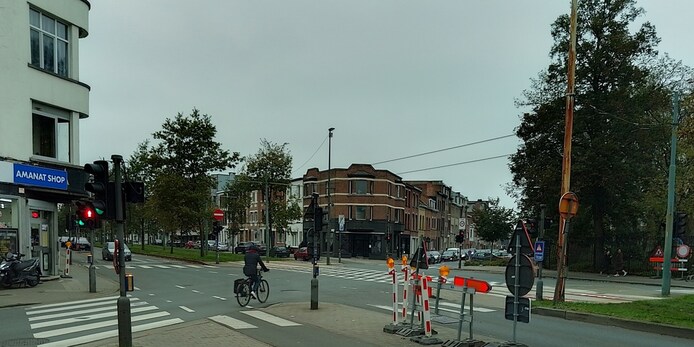 Maandag worden fietspaden aan kruispunt Julius De Geyterstraat ...
