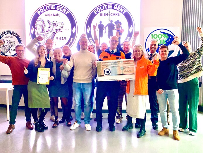 Politie loopt 7.650 euro bijeen voor Kom op Tegen Kanker: “Deze actie ...